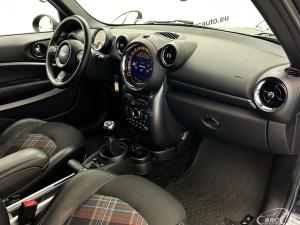 Black MINI Paceman 2016 in Avizieniai, with an engine capacity of 1.60 L and mileage of 105 thousand km for 8900 €, photo 7 on AUTOMOTO.COM.LV