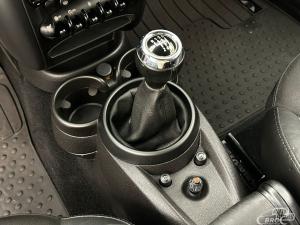 Black MINI Paceman 2016 in Avizieniai, with an engine capacity of 1.60 L and mileage of 105 thousand km for 8900 €, photo 18 on AUTOMOTO.COM.LV