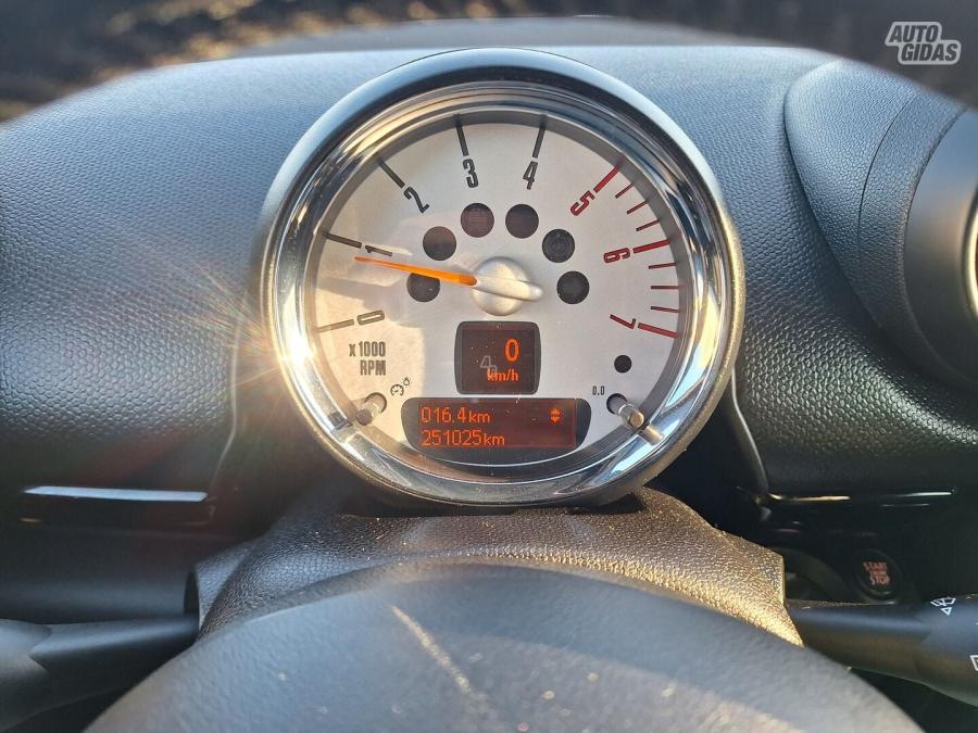 Blue MINI Paceman 2013 in Marijampole, with an engine capacity of 2.00 L and mileage of 251 thousand km for 5650 €, photo 10 on AUTOMOTO.COM.LV