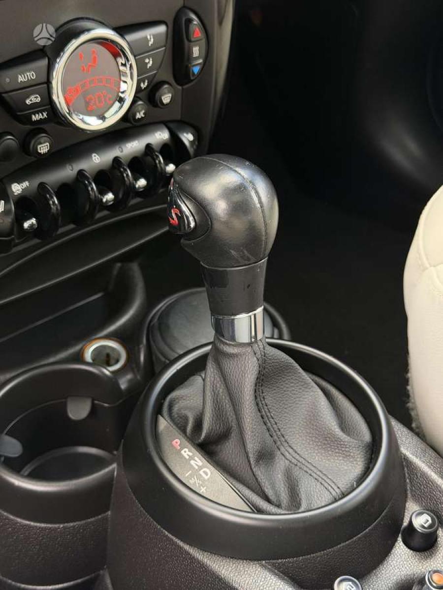 Grey MINI Paceman 2015 in Vilnius, with an engine capacity of 1.60 L and mileage of 246 thousand km for 7900 €, photo 16 on AUTOMOTO.COM.LV