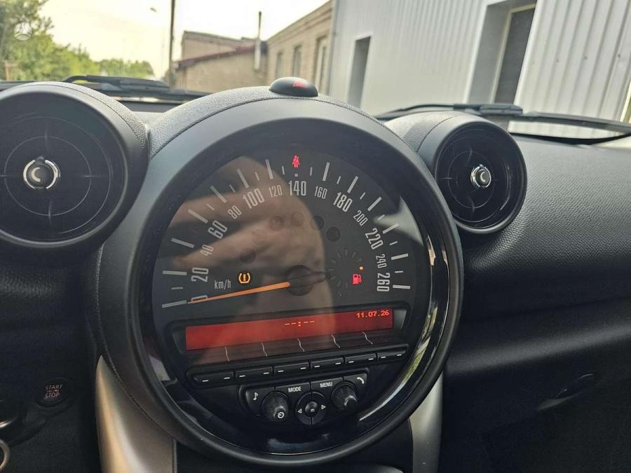 Grey MINI Paceman 2015 in Ukmerge, with an engine capacity of 2.00 L and mileage of 119 thousand km for 6150 €, photo 9 on AUTOMOTO.COM.LV