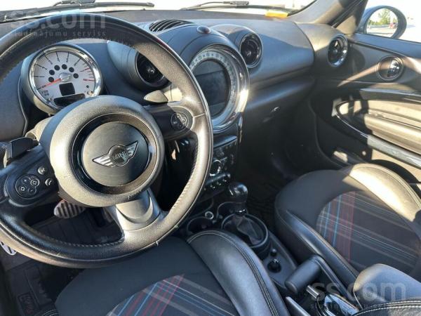 White MINI Paceman 2013 in Riga, with an engine capacity of 1.60 L and mileage of 68 thousand km for 8500 €, photo 6 on AUTOMOTO.COM.LV