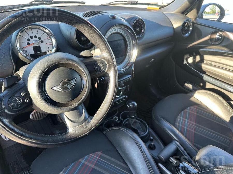 White MINI Paceman 2013 in Riga, with an engine capacity of 1.60 L and mileage of 68 thousand km for 8500 €, photo 7 on AUTOMOTO.COM.LV