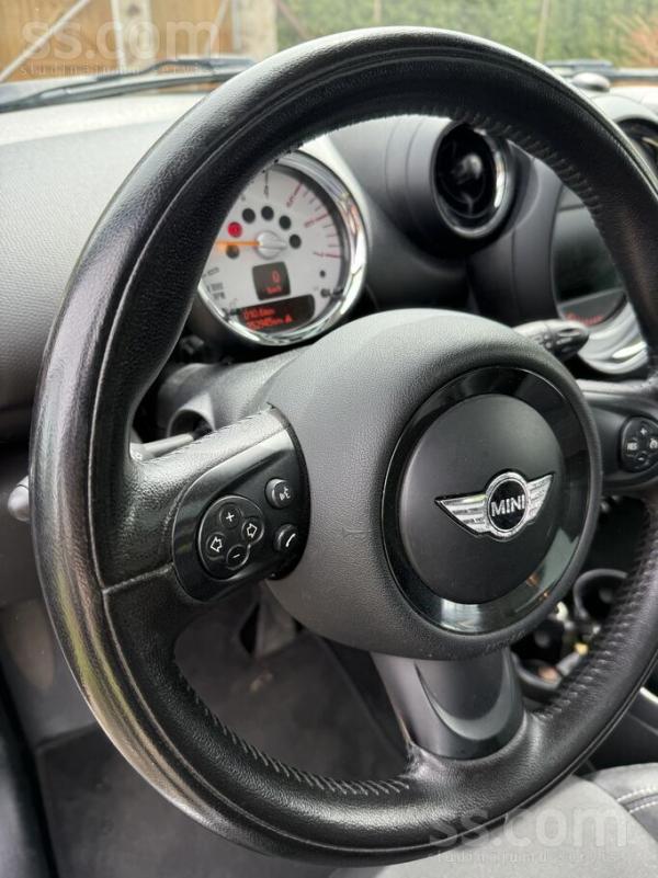 White MINI Paceman 2015 in Riga, with an engine capacity of 1.60 L and mileage of 253 thousand km for 6700 €, photo 10 on AUTOMOTO.COM.LV