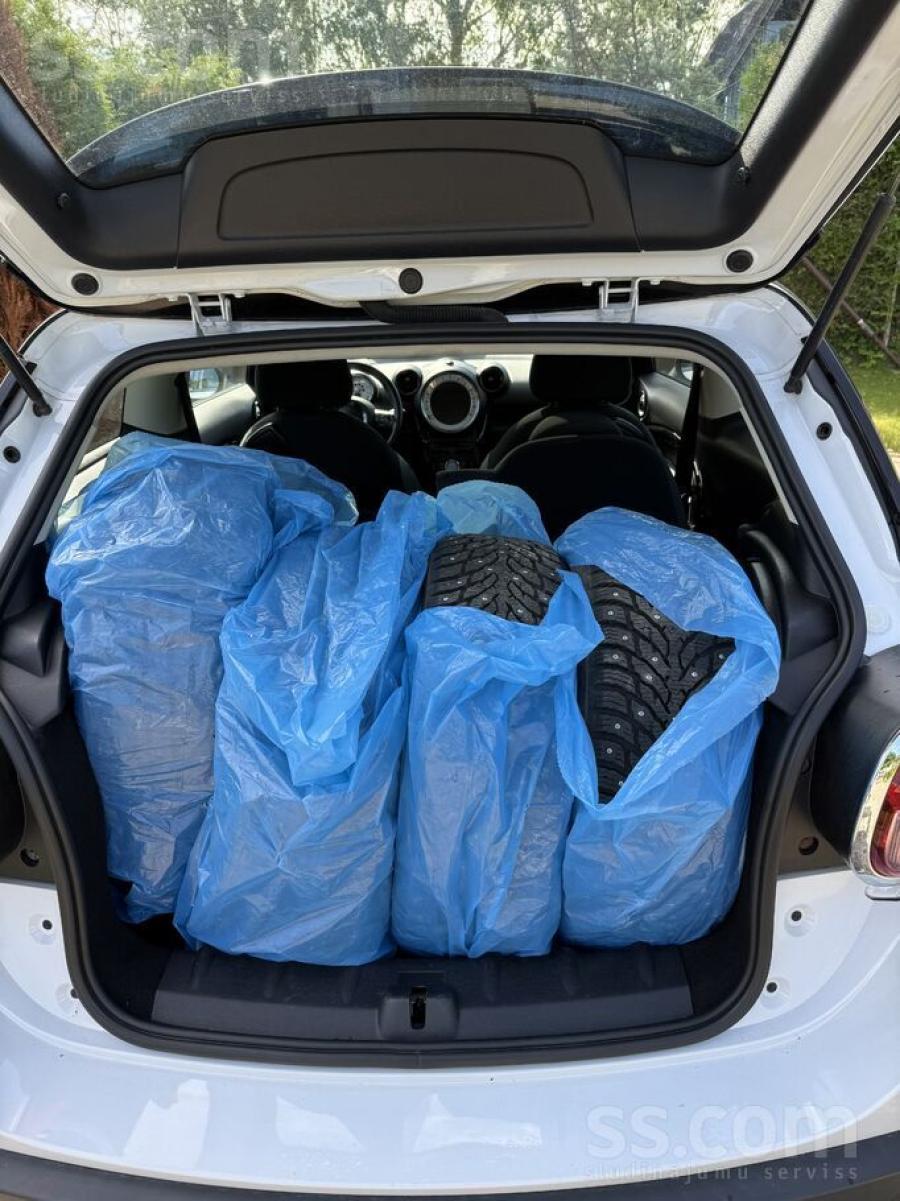 White MINI Paceman 2015 in Riga, with an engine capacity of 1.60 L and mileage of 253 thousand km for 6700 €, photo 15 on AUTOMOTO.COM.LV