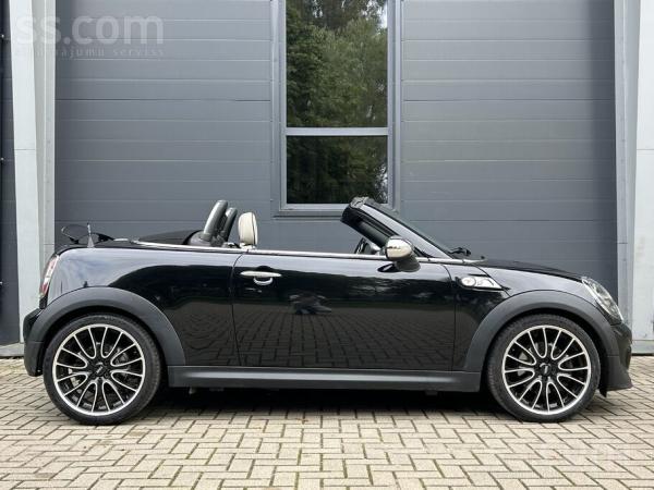 Black MINI Roadster 2012 in Talsi, with an engine capacity of 1.60 L and mileage of 137 thousand km for 7990 €, photo 6 on AUTOMOTO.COM.LV
