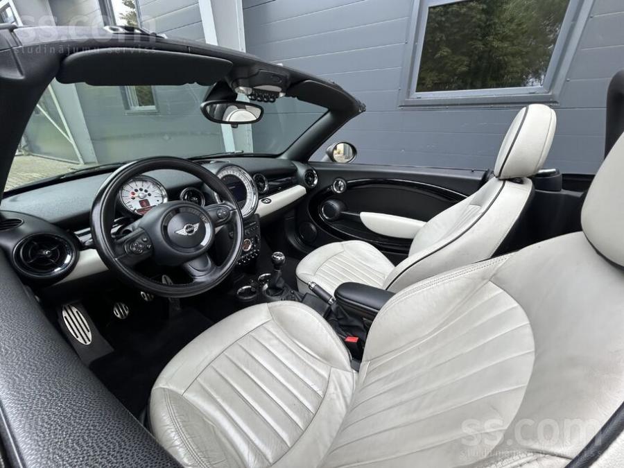 Black MINI Roadster 2012 in Talsi, with an engine capacity of 1.60 L and mileage of 137 thousand km for 7990 €, photo 9 on AUTOMOTO.COM.LV