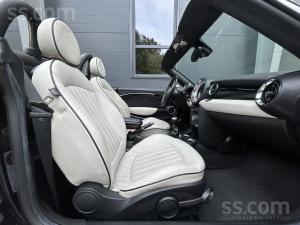 Black MINI Roadster 2012 in Talsi, with an engine capacity of 1.60 L and mileage of 137 thousand km for 7990 €, photo 10 on AUTOMOTO.COM.LV