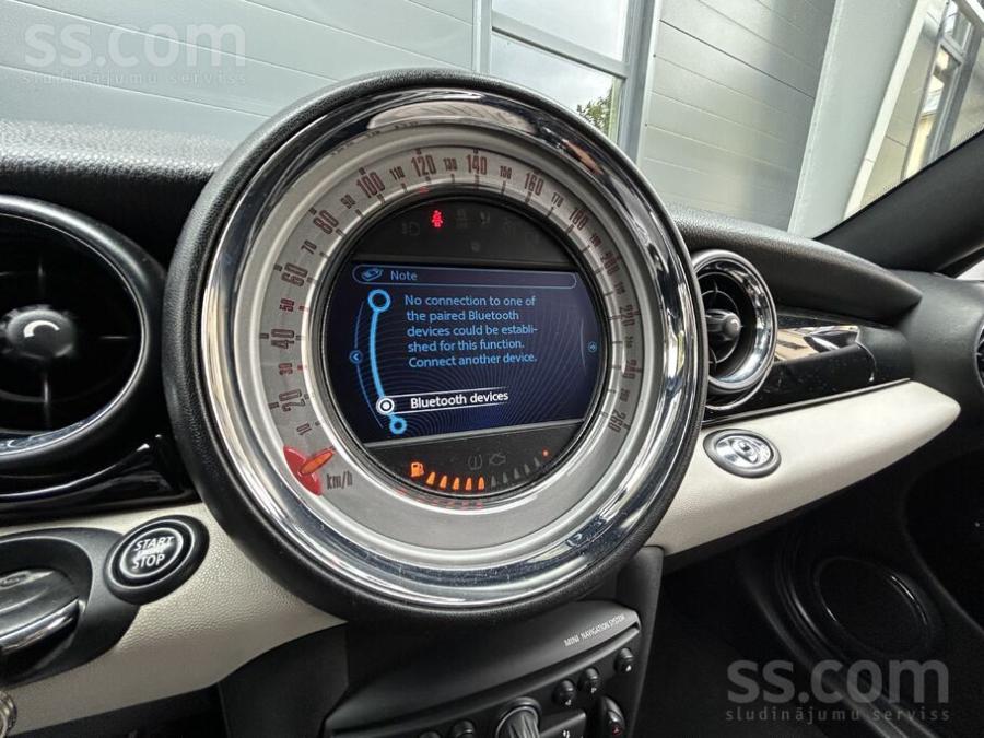 Black MINI Roadster 2012 in Talsi, with an engine capacity of 1.60 L and mileage of 137 thousand km for 7990 €, photo 12 on AUTOMOTO.COM.LV