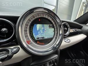 Black MINI Roadster 2012 in Talsi, with an engine capacity of 1.60 L and mileage of 137 thousand km for 7990 €, photo 13 on AUTOMOTO.COM.LV