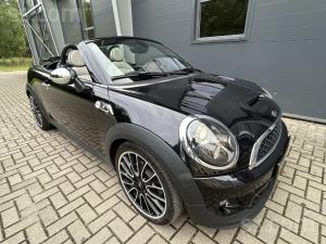 Black MINI Roadster 2012 in Talsi, with an engine capacity of 1.60 L and mileage of 137 thousand km for 7990 €, photo 19 on AUTOMOTO.COM.LV