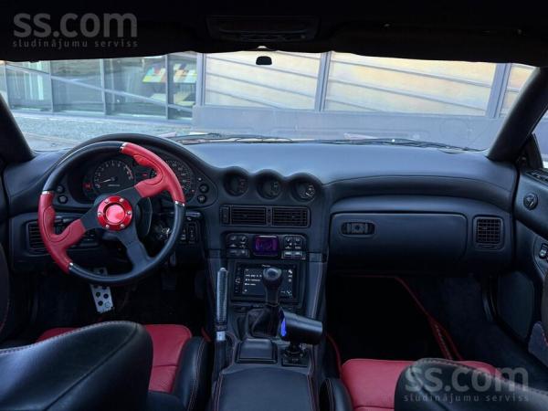 Sarkans Mitsubishi 3000-gt 1992 Liepāja, ar dzinēja tilpumu 3.00 L un nobraukumu 0 tūkst. km par 17500 €, foto 5 vietnē AUTOMOTO.COM.LV