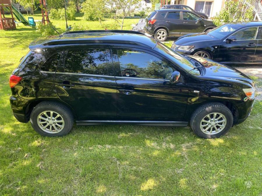 Black Mitsubishi ASX 2010 in Vilnius, with an engine capacity of 1.59 L and mileage of 230 thousand km for 3500 €, photo 6 on AUTOMOTO.COM.LV