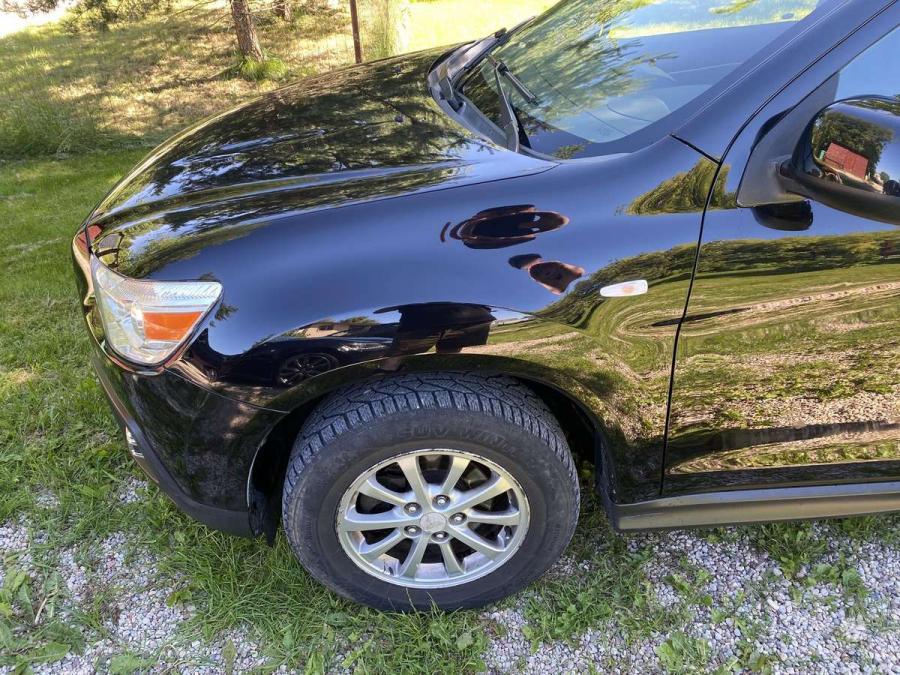 Black Mitsubishi ASX 2010 in Vilnius, with an engine capacity of 1.59 L and mileage of 230 thousand km for 3500 €, photo 8 on AUTOMOTO.COM.LV