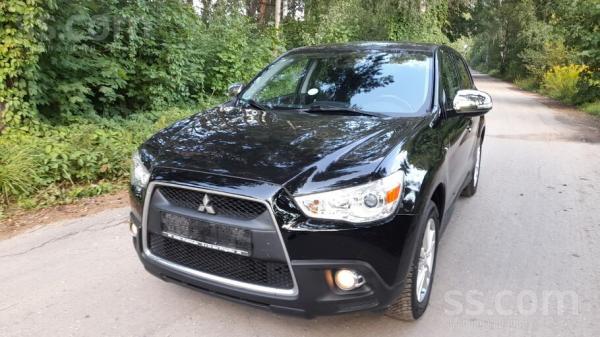 Black Mitsubishi ASX 2010 in Riga, with an engine capacity of 1.80 L and mileage of 251 thousand km for 4800 €, photo 3 on AUTOMOTO.COM.LV