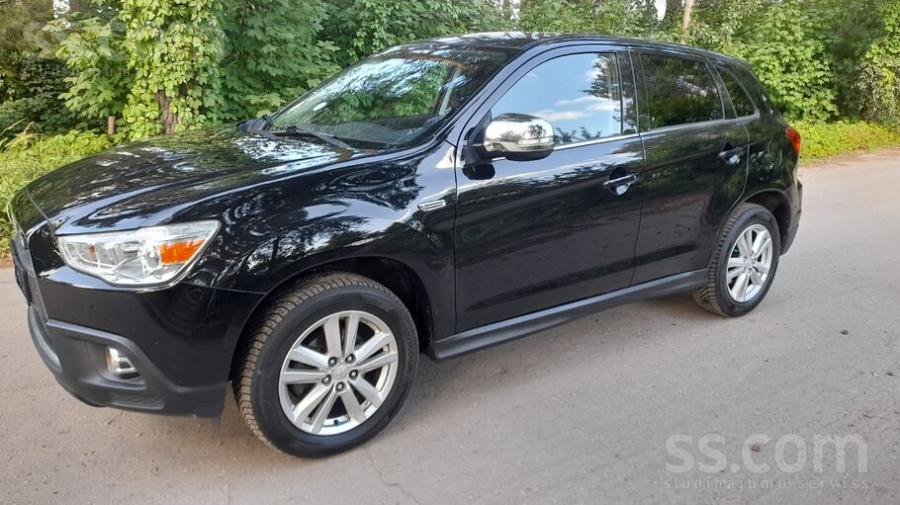 Black Mitsubishi ASX 2010 in Riga, with an engine capacity of 1.80 L and mileage of 251 thousand km for 4800 €, photo 6 on AUTOMOTO.COM.LV