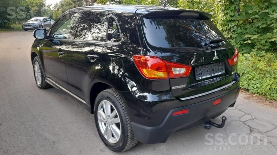 Black Mitsubishi ASX 2010 in Riga, with an engine capacity of 1.80 L and mileage of 251 thousand km for 4800 €, photo 7 on AUTOMOTO.COM.LV