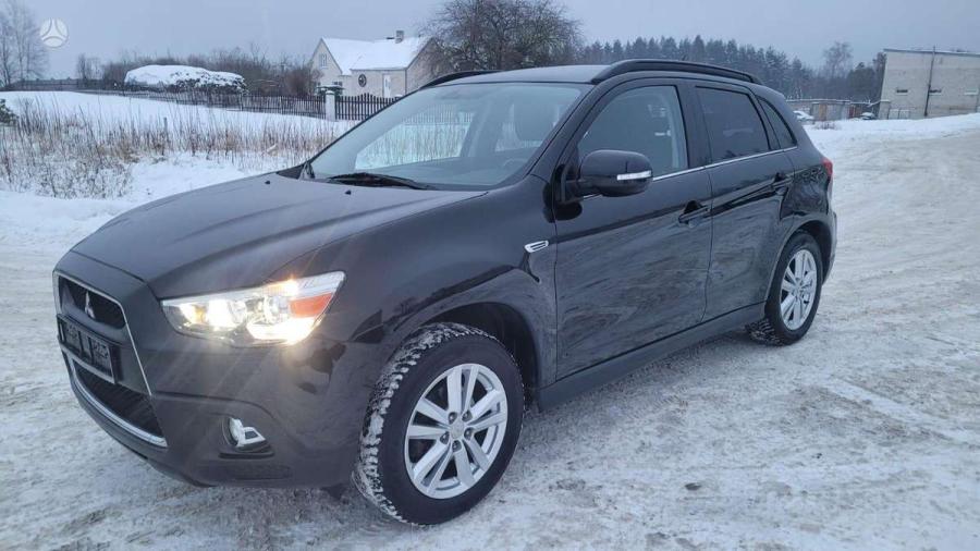 Melns Mitsubishi ASX 2011 Alīta, ar dzinēja tilpumu 1.80 L un nobraukumu 200 tūkst. km par 5200 €, foto 2 vietnē AUTOMOTO.COM.LV