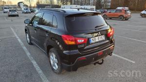Melns Mitsubishi ASX 2011 Rīga, ar dzinēja tilpumu 1.80 L un nobraukumu 195 tūkst. km par 2500 €, foto 5 vietnē AUTOMOTO.COM.LV