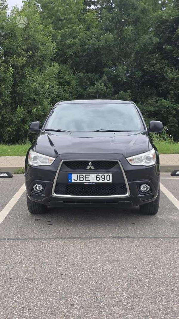 Black Mitsubishi ASX 2011 in Vilnius, with an engine capacity of 2.00 L and mileage of 188 thousand km for 5800 €, photo 2 on AUTOMOTO.COM.LV