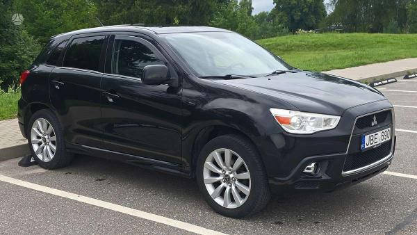 Black Mitsubishi ASX 2011 in Vilnius, with an engine capacity of 2.00 L and mileage of 188 thousand km for 5800 €, photo 5 on AUTOMOTO.COM.LV