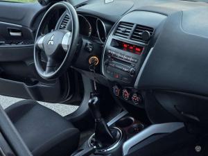 Black Mitsubishi ASX 2011 in Radviliskis, with an engine capacity of 1.59 L and mileage of 332 thousand km for 1750 €, photo 7 on AUTOMOTO.COM.LV