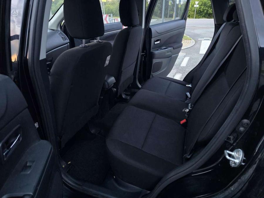 Black Mitsubishi ASX 2011 in Radviliskis, with an engine capacity of 1.59 L and mileage of 332 thousand km for 1750 €, photo 9 on AUTOMOTO.COM.LV