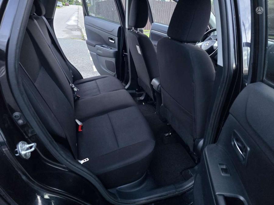 Black Mitsubishi ASX 2011 in Radviliskis, with an engine capacity of 1.59 L and mileage of 332 thousand km for 1750 €, photo 10 on AUTOMOTO.COM.LV