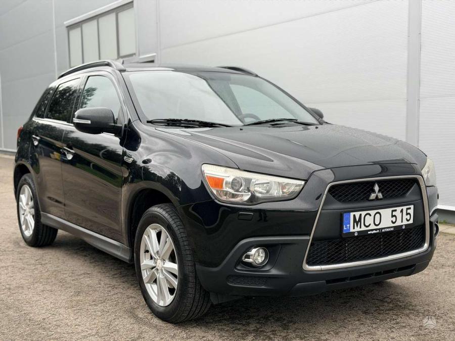 Black Mitsubishi ASX 2011 in Utena, with an engine capacity of 1.80 L and mileage of 309 thousand km for 4250 €, photo 6 on AUTOMOTO.COM.LV