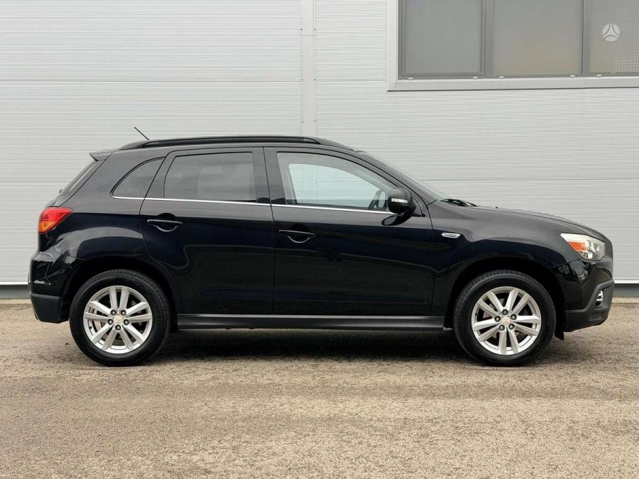 Black Mitsubishi ASX 2011 in Utena, with an engine capacity of 1.80 L and mileage of 309 thousand km for 4250 €, photo 15 on AUTOMOTO.COM.LV