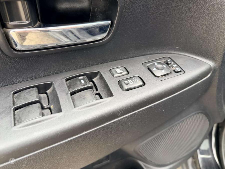 Black Mitsubishi ASX 2011 in Utena, with an engine capacity of 1.80 L and mileage of 309 thousand km for 4250 €, photo 30 on AUTOMOTO.COM.LV