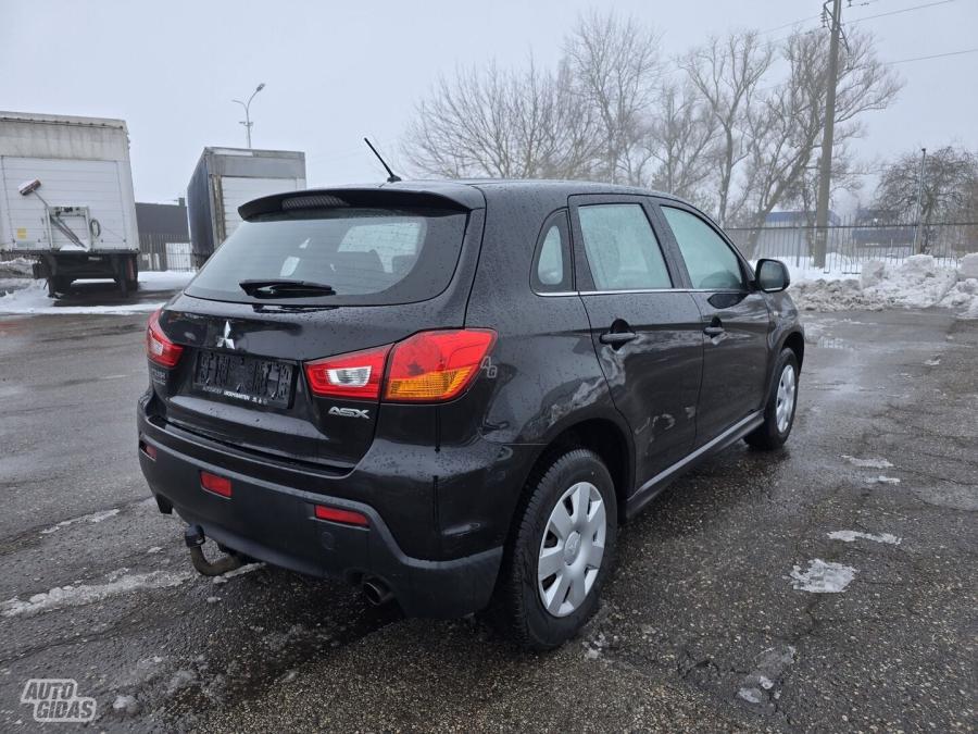 Black Mitsubishi ASX 2012 in Marijampole, with an engine capacity of 1.60 L and mileage of 174 thousand km for 4400 €, photo 5 on AUTOMOTO.COM.LV