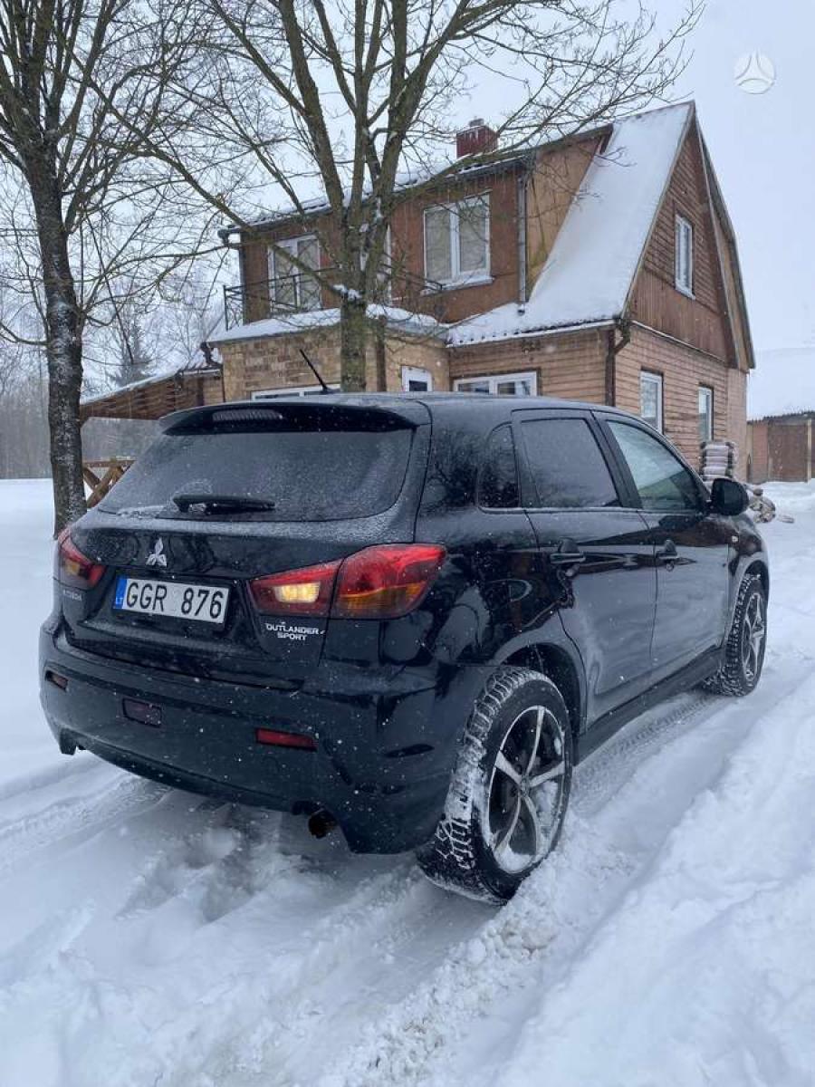Black Mitsubishi ASX 2012 in Kelme, with an engine capacity of 2.00 L and mileage of 158 thousand km for 4750 €, photo 3 on AUTOMOTO.COM.LV