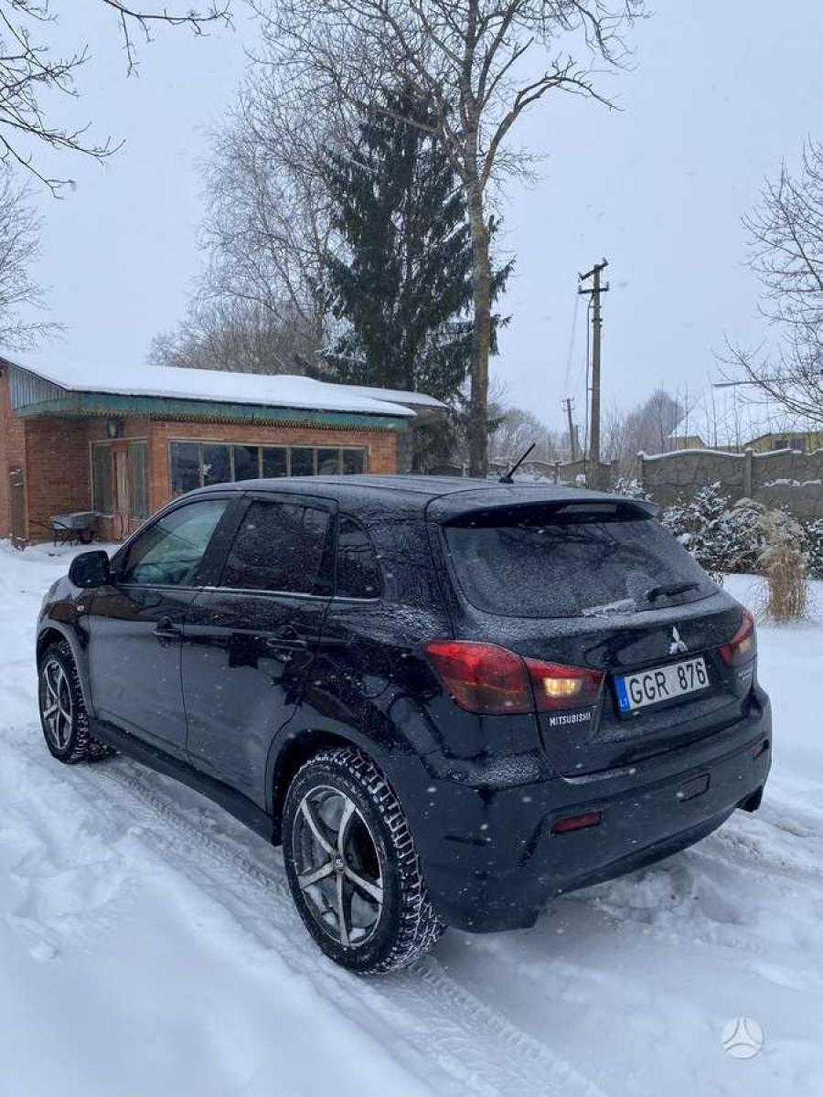 Black Mitsubishi ASX 2012 in Kelme, with an engine capacity of 2.00 L and mileage of 158 thousand km for 4750 €, photo 4 on AUTOMOTO.COM.LV