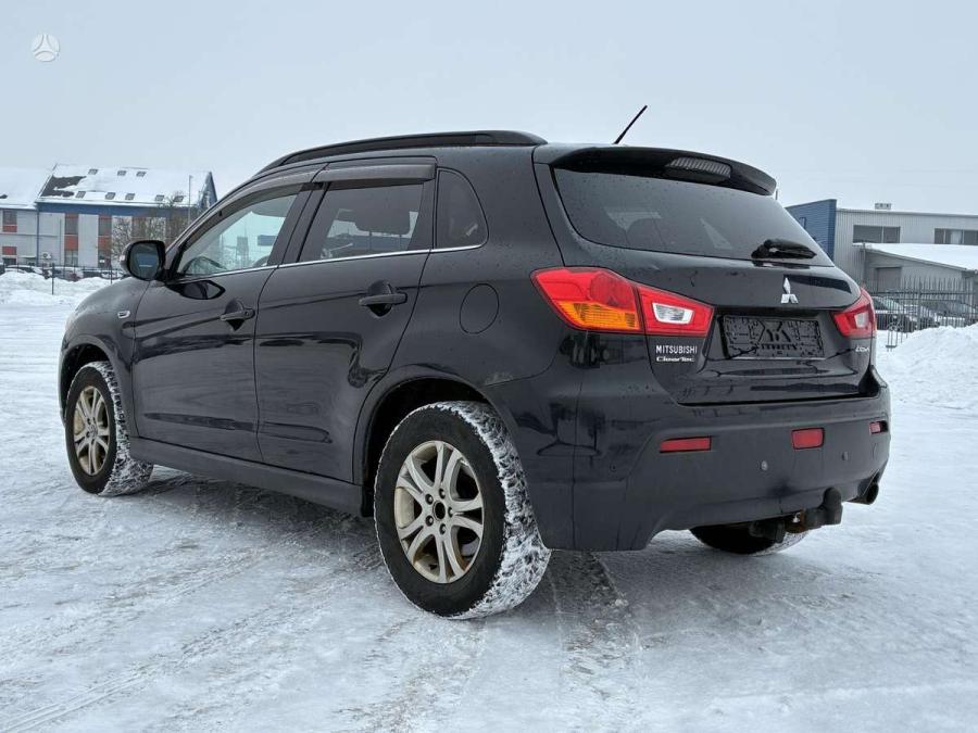 Black Mitsubishi ASX 2012 in Marijampole, with an engine capacity of 1.80 L and mileage of 191 thousand km for 3250 €, photo 6 on AUTOMOTO.COM.LV