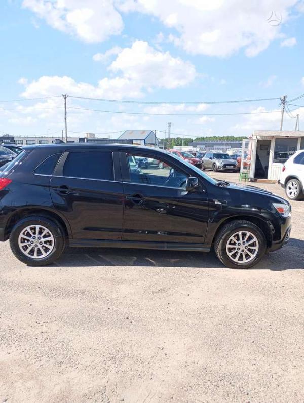 Black Mitsubishi ASX 2012 in Kaunas, with an engine capacity of 1.80 L and mileage of 220 thousand km for 4950 €, photo 4 on AUTOMOTO.COM.LV