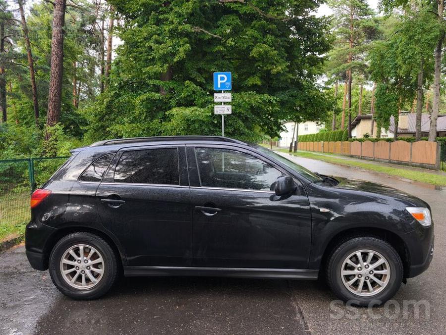 Melns Mitsubishi ASX 2012 Rīga, ar dzinēja tilpumu 1.80 L un nobraukumu 128 tūkst. km par 4800 €, foto 3 vietnē AUTOMOTO.COM.LV