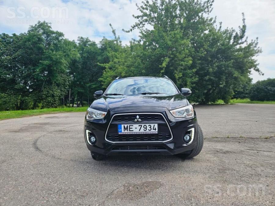 Black Mitsubishi ASX 2015 in Riga, with an engine capacity of 2.20 L and mileage of 260 thousand km for 7450 €, photo 3 on AUTOMOTO.COM.LV