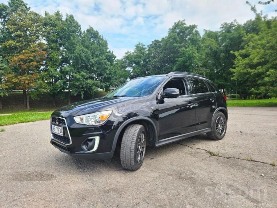 Black Mitsubishi ASX 2015 in Riga, with an engine capacity of 2.20 L and mileage of 260 thousand km for 7450 €, photo 4 on AUTOMOTO.COM.LV