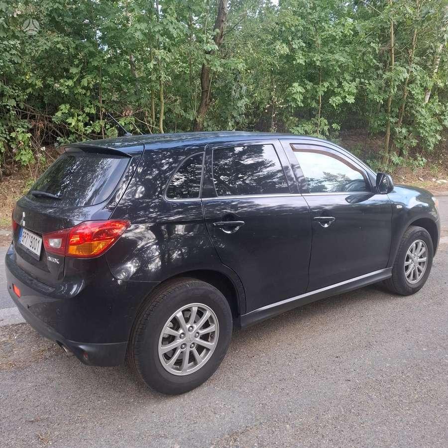 Black Mitsubishi ASX 2016 in Vilnius, with an engine capacity of 1.59 L and mileage of 282 thousand km for 5290 €, photo 8 on AUTOMOTO.COM.LV