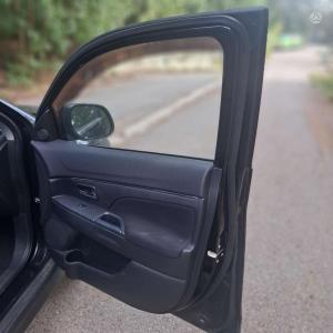 Black Mitsubishi ASX 2016 in Vilnius, with an engine capacity of 1.59 L and mileage of 282 thousand km for 5290 €, photo 19 on AUTOMOTO.COM.LV