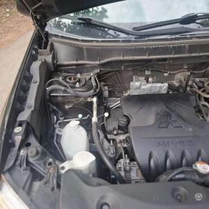 Black Mitsubishi ASX 2016 in Vilnius, with an engine capacity of 1.59 L and mileage of 282 thousand km for 5290 €, photo 31 on AUTOMOTO.COM.LV