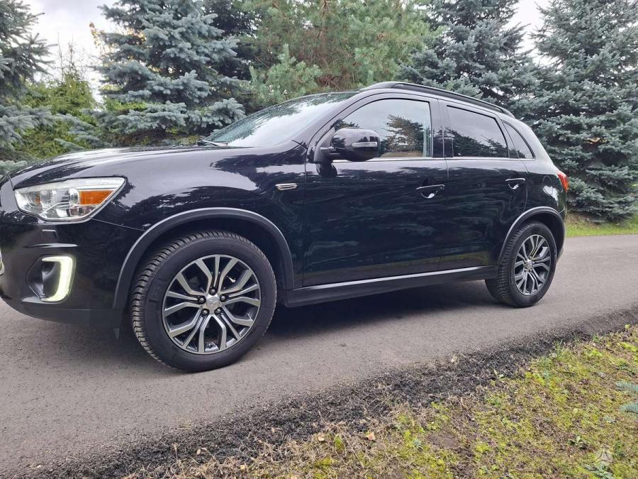 Black Mitsubishi ASX 2016 in Utena, with an engine capacity of 2.27 L and mileage of 170 thousand km for 7750 €, photo 3 on AUTOMOTO.COM.LV