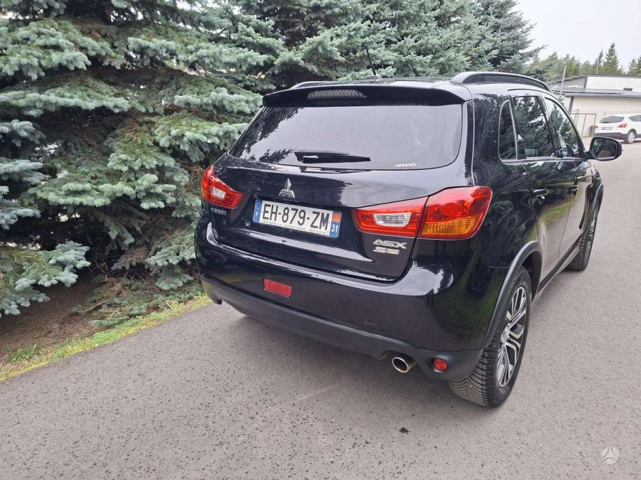 Black Mitsubishi ASX 2016 in Utena, with an engine capacity of 2.27 L and mileage of 170 thousand km for 7750 €, photo 6 on AUTOMOTO.COM.LV