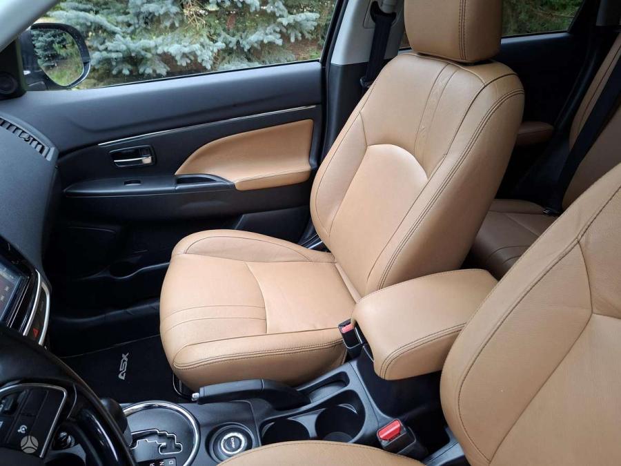 Black Mitsubishi ASX 2016 in Utena, with an engine capacity of 2.27 L and mileage of 170 thousand km for 7750 €, photo 16 on AUTOMOTO.COM.LV
