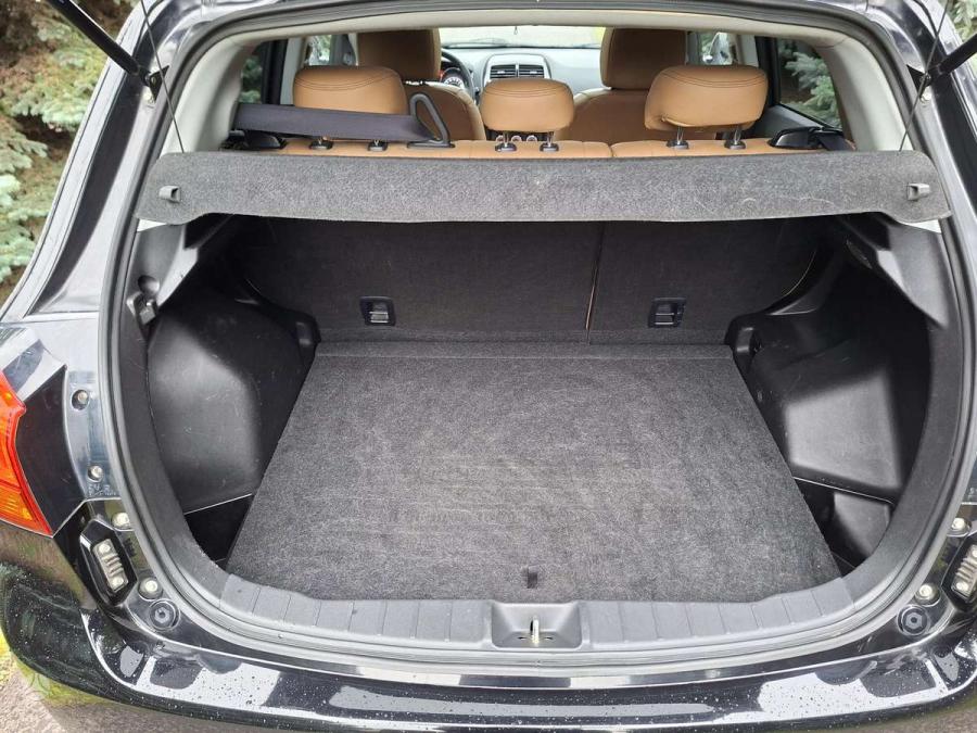 Black Mitsubishi ASX 2016 in Utena, with an engine capacity of 2.27 L and mileage of 170 thousand km for 7750 €, photo 28 on AUTOMOTO.COM.LV