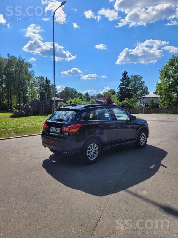 Black Mitsubishi ASX 2017 in Riga, with an engine capacity of 1.60 L and mileage of 79 thousand km for 10300 €, photo 3 on AUTOMOTO.COM.LV