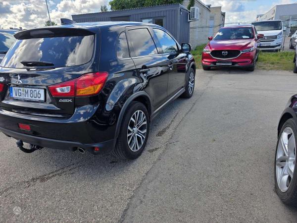 Black Mitsubishi ASX 2017 in Siauliai, with an engine capacity of 1.56 L and mileage of 224 thousand km for 8500 €, photo 5 on AUTOMOTO.COM.LV