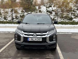 Black Mitsubishi ASX 2020 in Vilnius, with an engine capacity of 2.00 L and mileage of 180 thousand km for 10950 €, photo 2 on AUTOMOTO.COM.LV