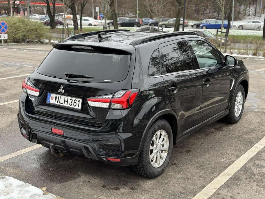 Black Mitsubishi ASX 2020 in Vilnius, with an engine capacity of 2.00 L and mileage of 180 thousand km for 10950 €, photo 7 on AUTOMOTO.COM.LV